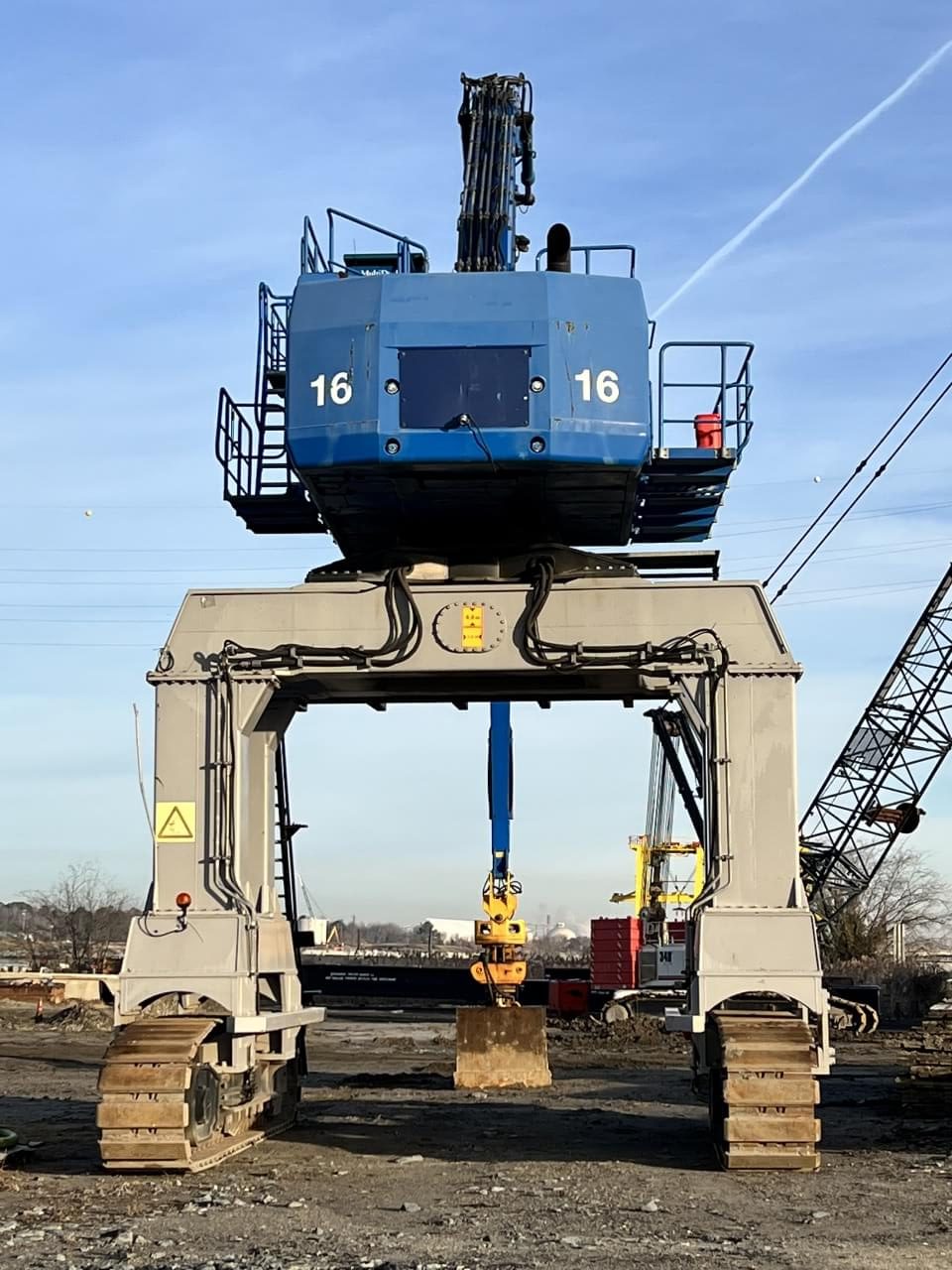 CH65C Material Handler - Precon Marine